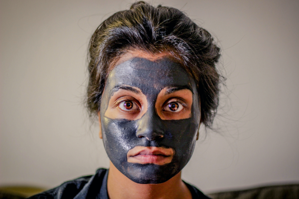 What’s the Difference Between Retinoids, Retinals, & Retinols